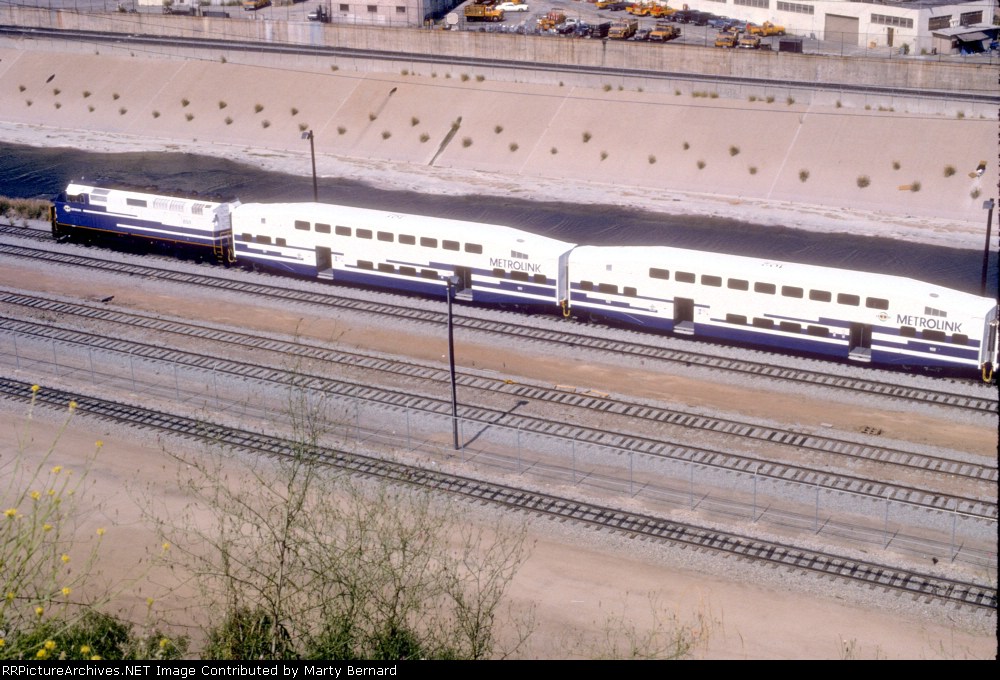 SCAX 851 in Metrolink Yard
